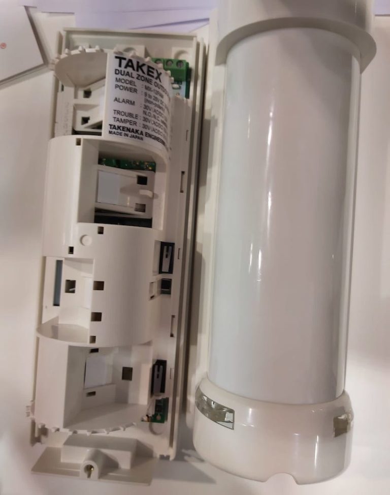 Takex MX-12FM: dual-zone detector with passive infrared sensor for ...