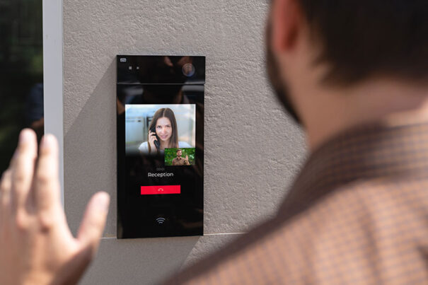 2N actualiza su OS para respaldar las recepciones virtuales